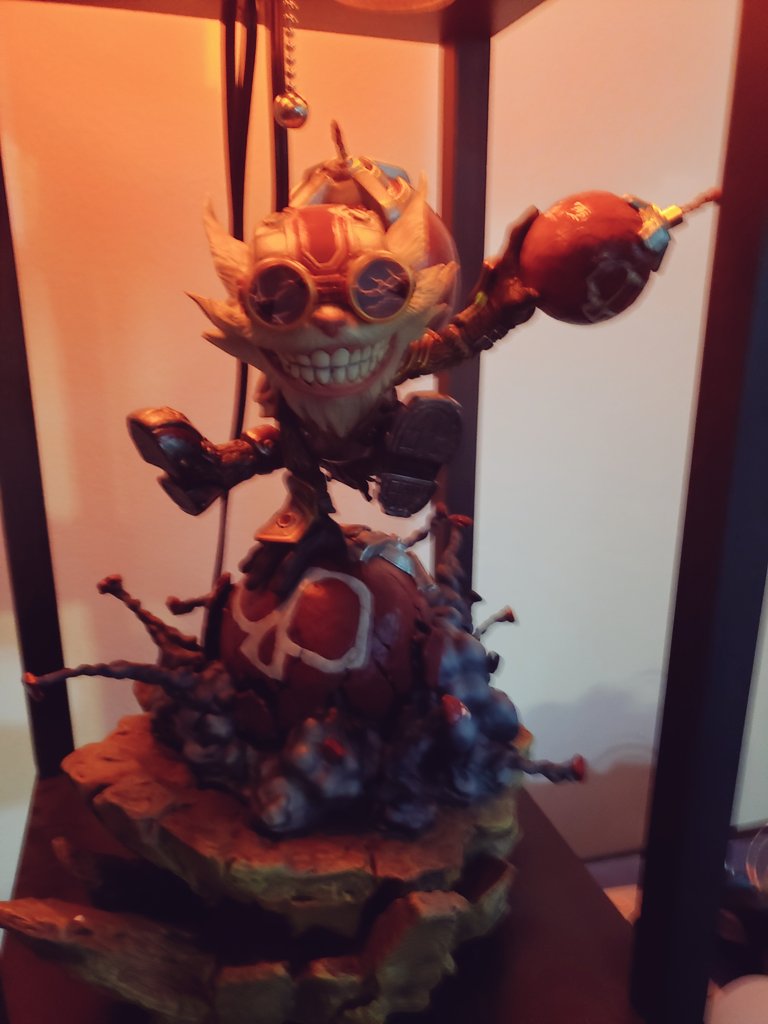 Ziggs Statue