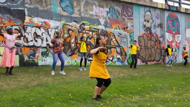 Toujours Vivant: Quebec City students bridge cultures and generations ...