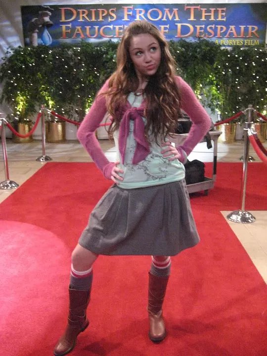 How To Dress Like Miley Stewart