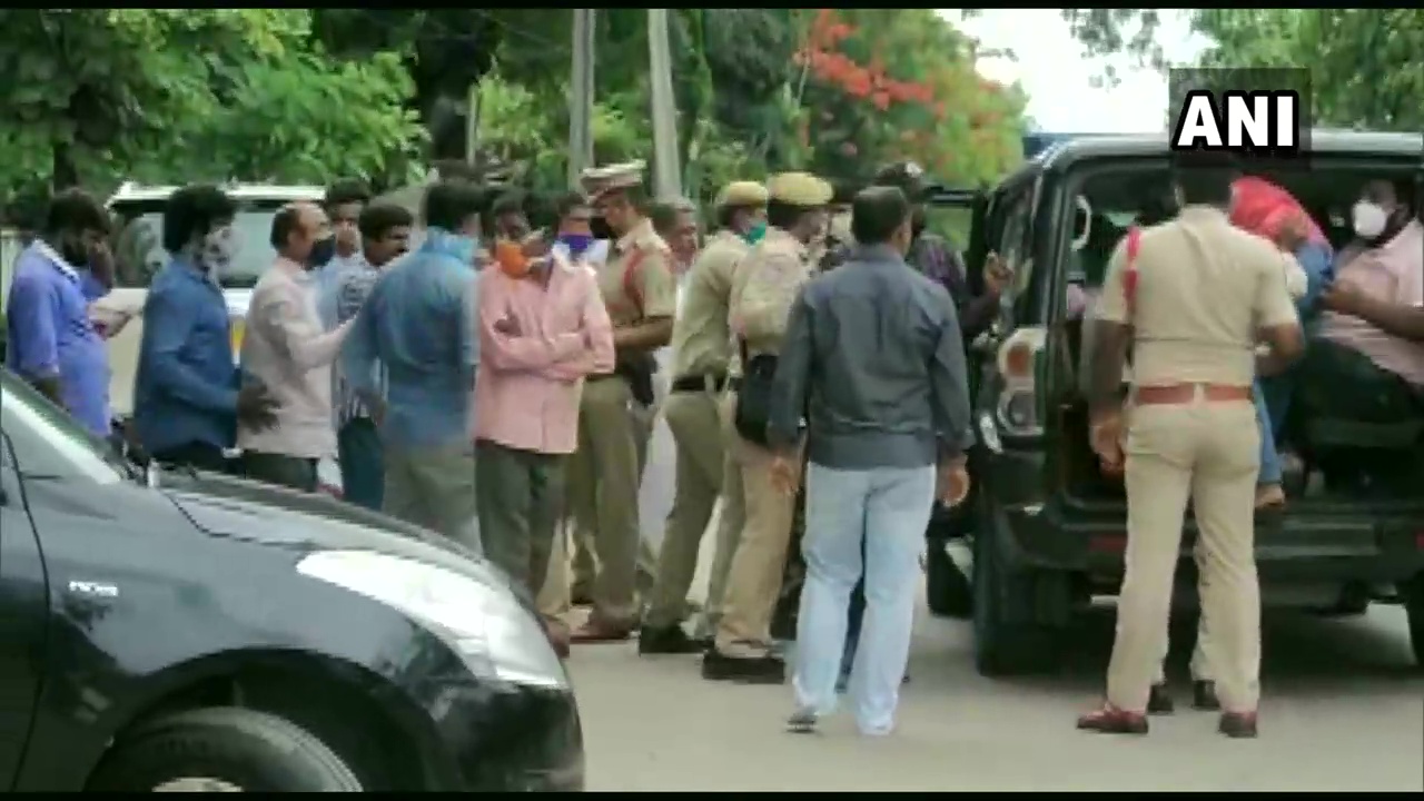 ANI on Twitter: "Telangana: Nizamabad BJP MP Dharmapuri Aravind has alleged that his vehicle was ...