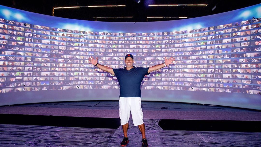 Tony Robbins On Stage