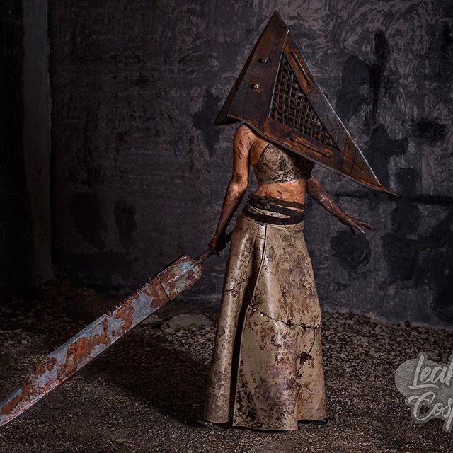 Pyramid Head Cosplay