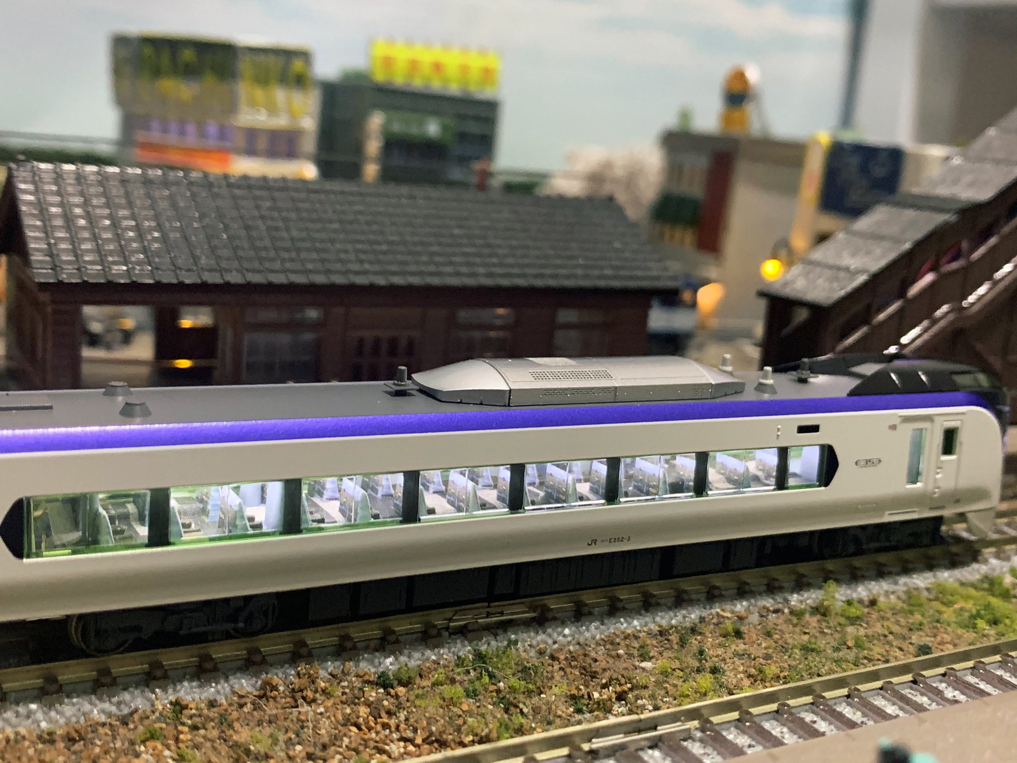 DENSHA.me on Twitter: "試作 E353系 3号車 座席 #内装ステッカー #E353系 https://t.co/l6yeSorlWz" / Twitter