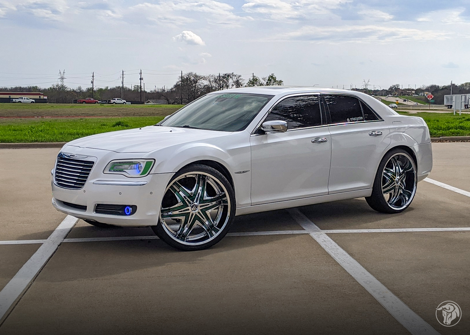 New Chrysler 300 On 26 Inch Rims