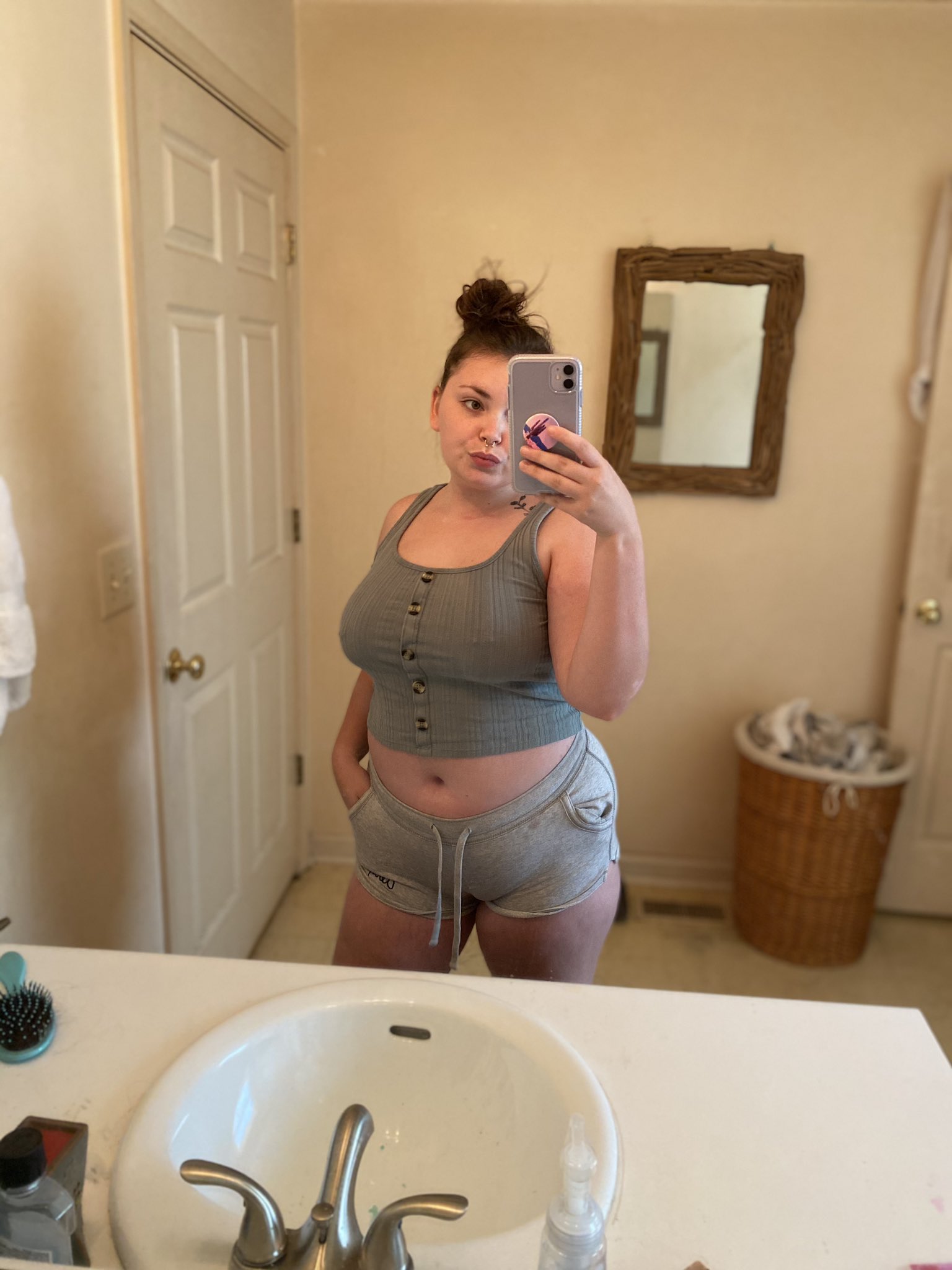 Alex Ray - $5 OnlyFans on Twitter: "Having a lazy day. Who wants to join me? 🥰 https://t.co ...