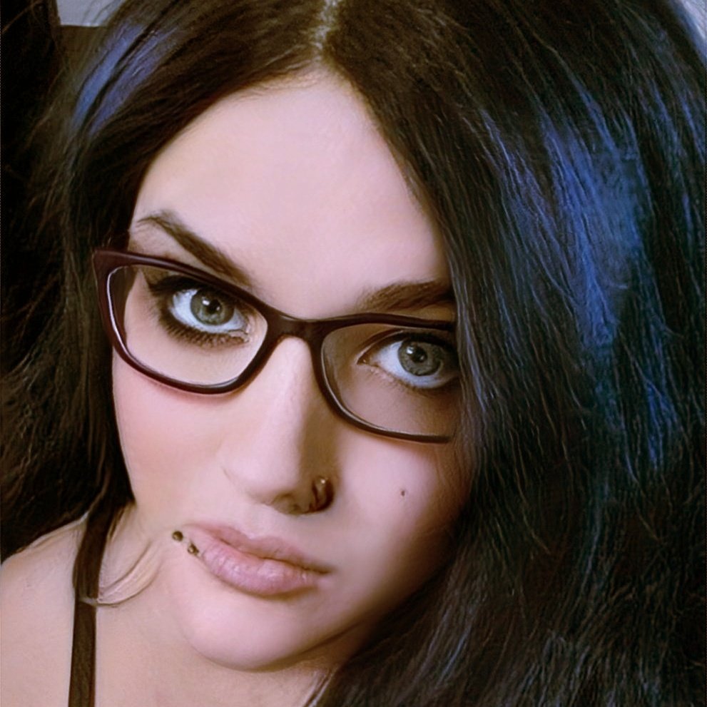 Raven Rileys Instagram Twitter And Facebook On Idcrawl