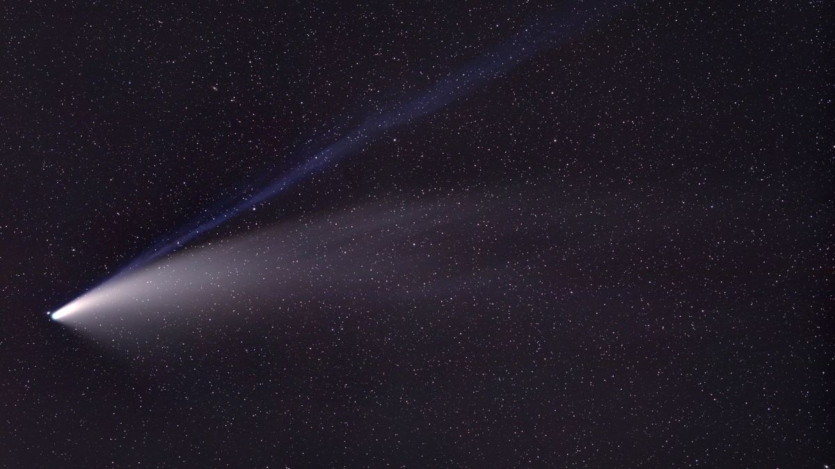 Comet NEOWISE is closest to Earth tonight. Here's how to see it live ...