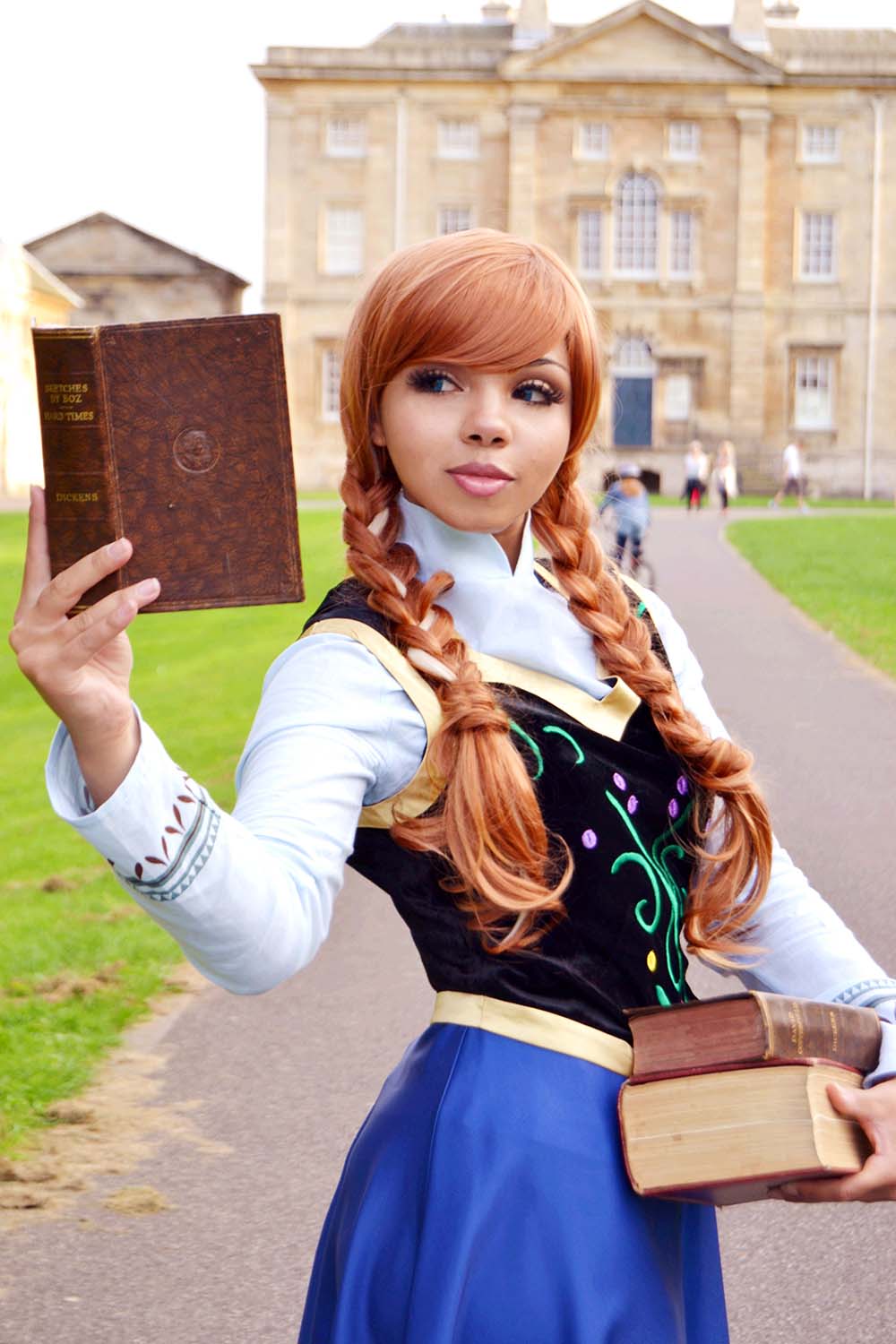 Anna Frozen Cosplay