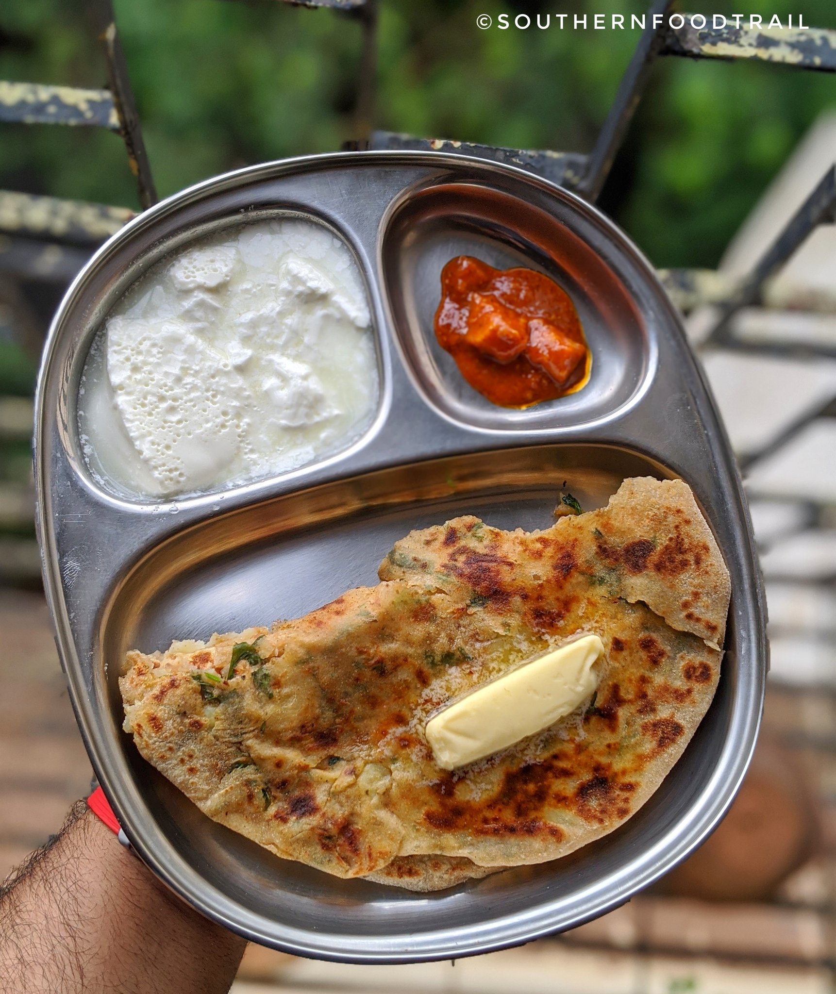 Aloo Paratha With Dahi