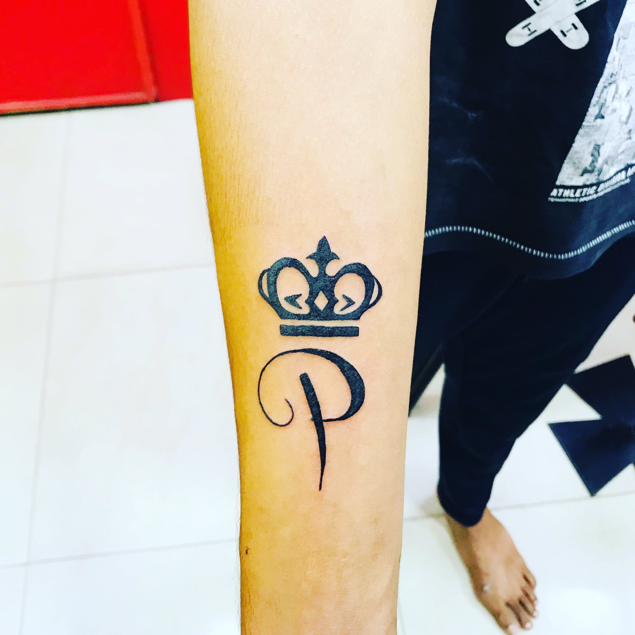Crown Tattoos With Letter H