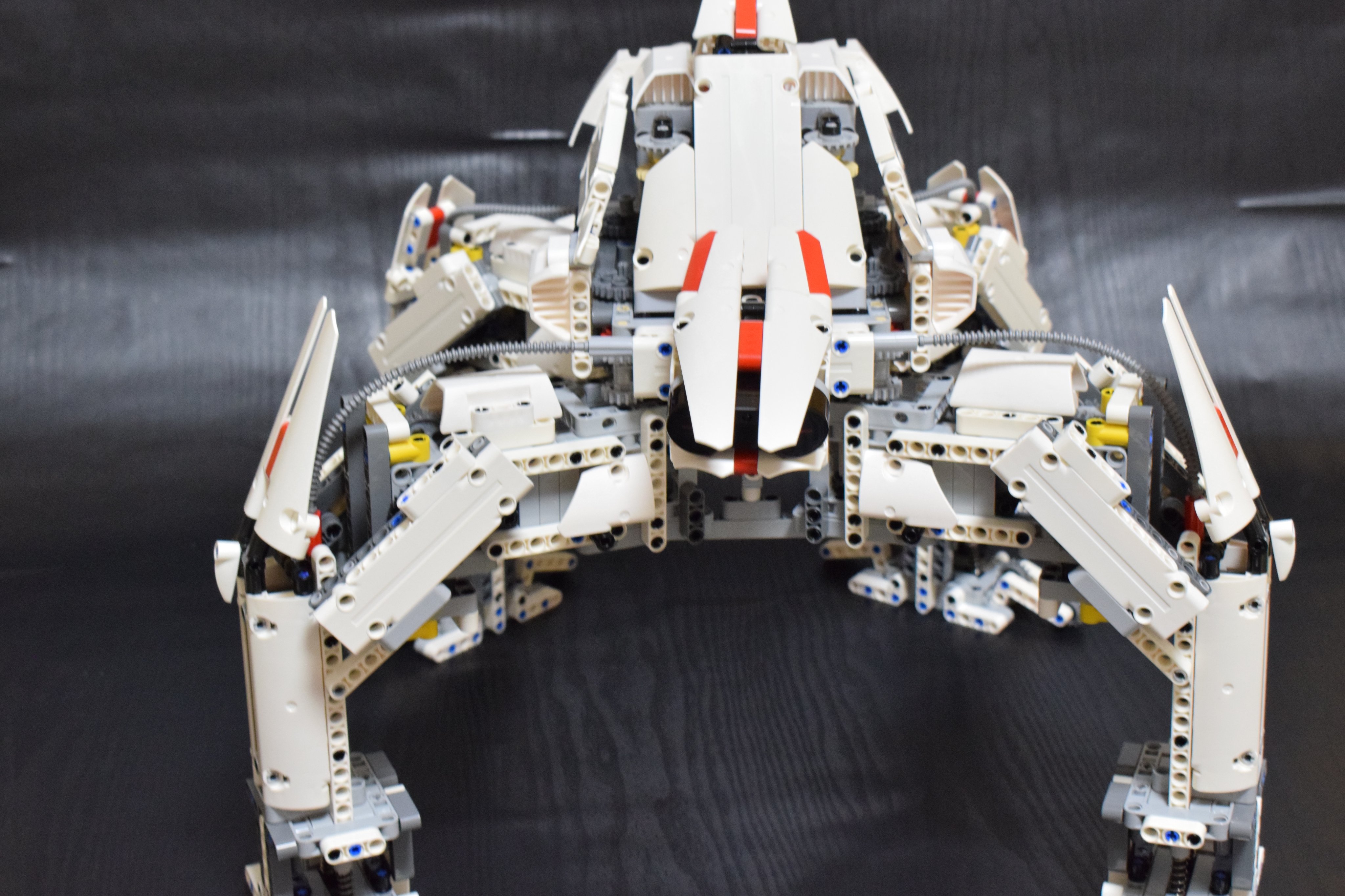 Chiaki at 機械工房ミライエ on Twitter: "＜レゴ作品＞四足歩行ロボット改 「月下（GEKKA）」完成しました。 夏休み、謎の小型ロボットと出会った少年が、地球の危機を救う ...