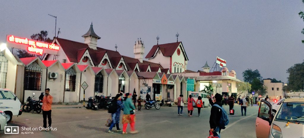 Kolhapur Railway Station Pune Kolhapur Hubballi Vande Bharat Attracts