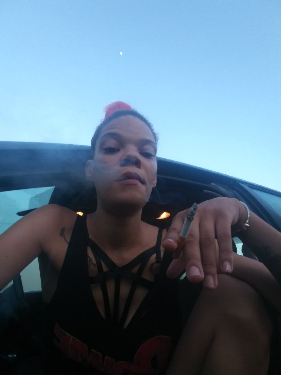 🦖daddy maddie🦖 her/him them/they on Twitter: "Good morning sluts I'm awake and ready to go back ...