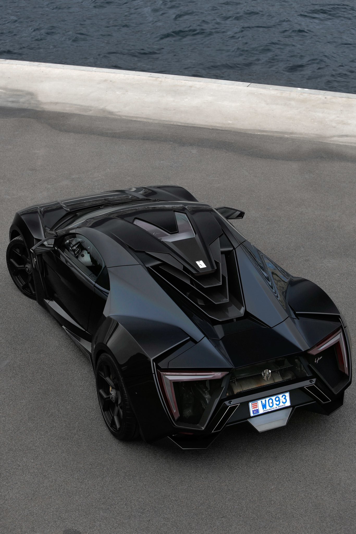 W Motors Lykan Hypersport Black