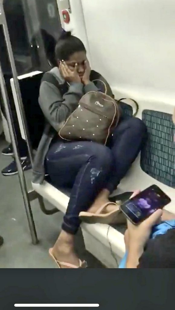 Henrique F. on Twitter: "@lcdelas_ Eu tô rindo mais dela dormindo sem saber de nada e acorda no ...