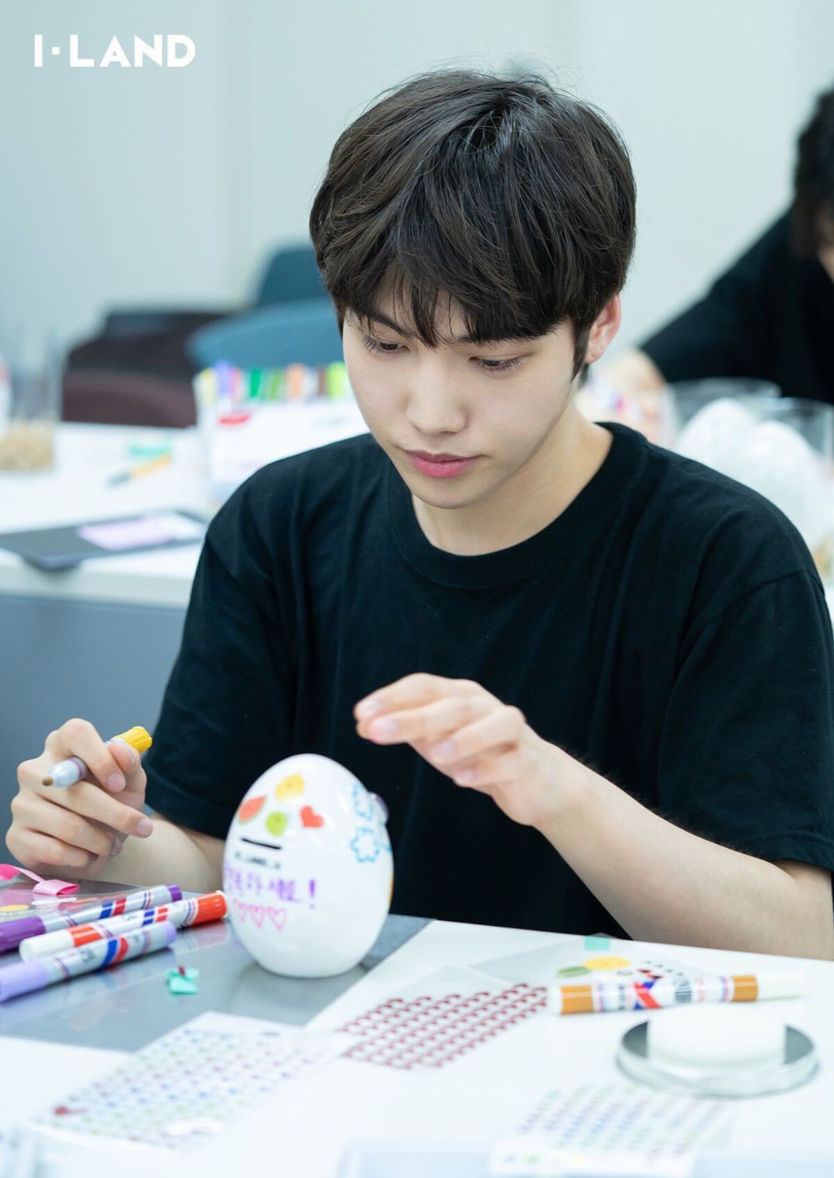 Mnet I I-LAND on Twitter: "I-LAND SPECIAL EVENT 🎁 BEHIND PHOTO #4 ️ 자세히 알아보기 (Learn more) https ...