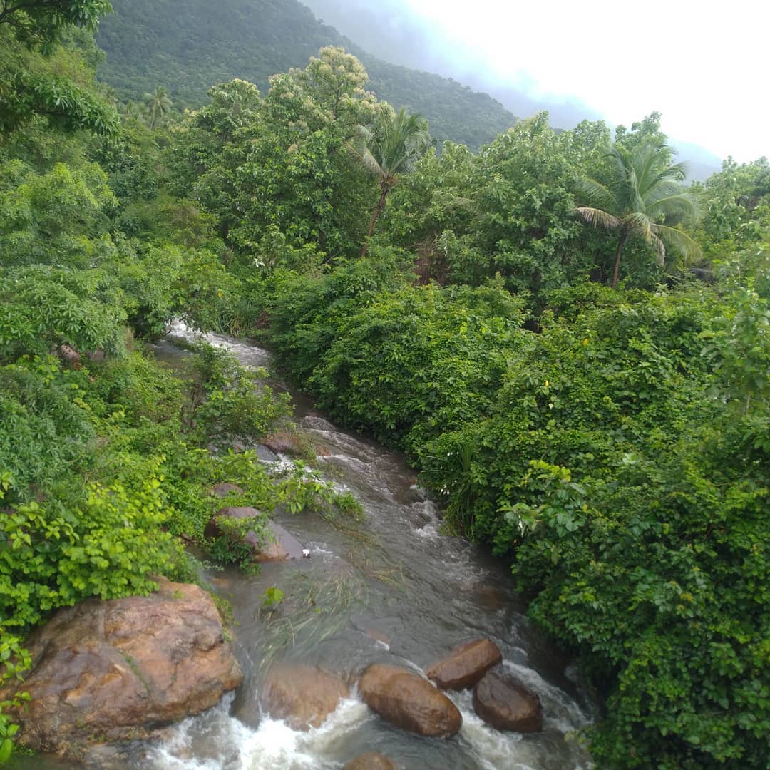 Ulakkai Aruvi Falls