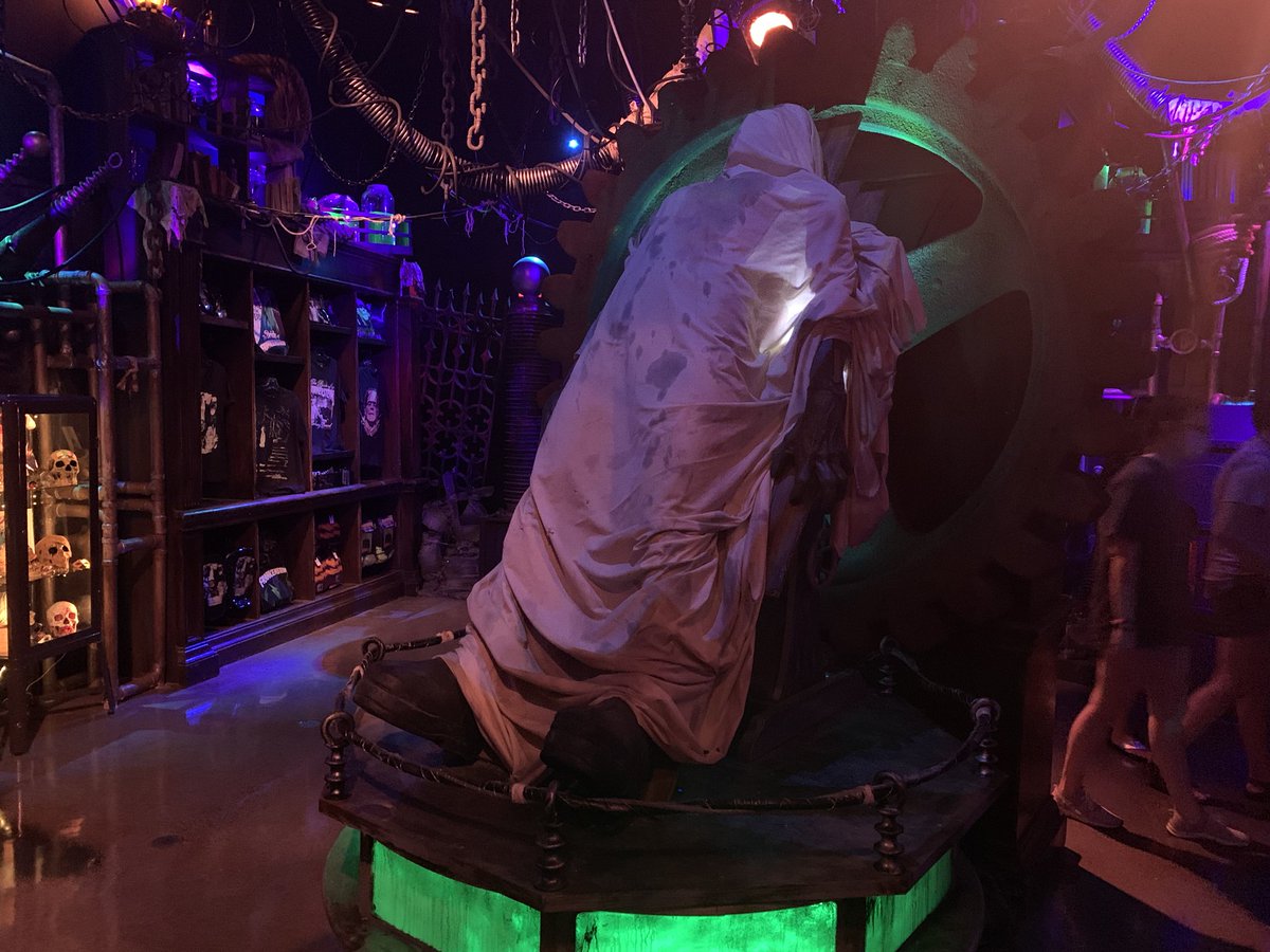 HHN Tribute Store has opened : r/HHN