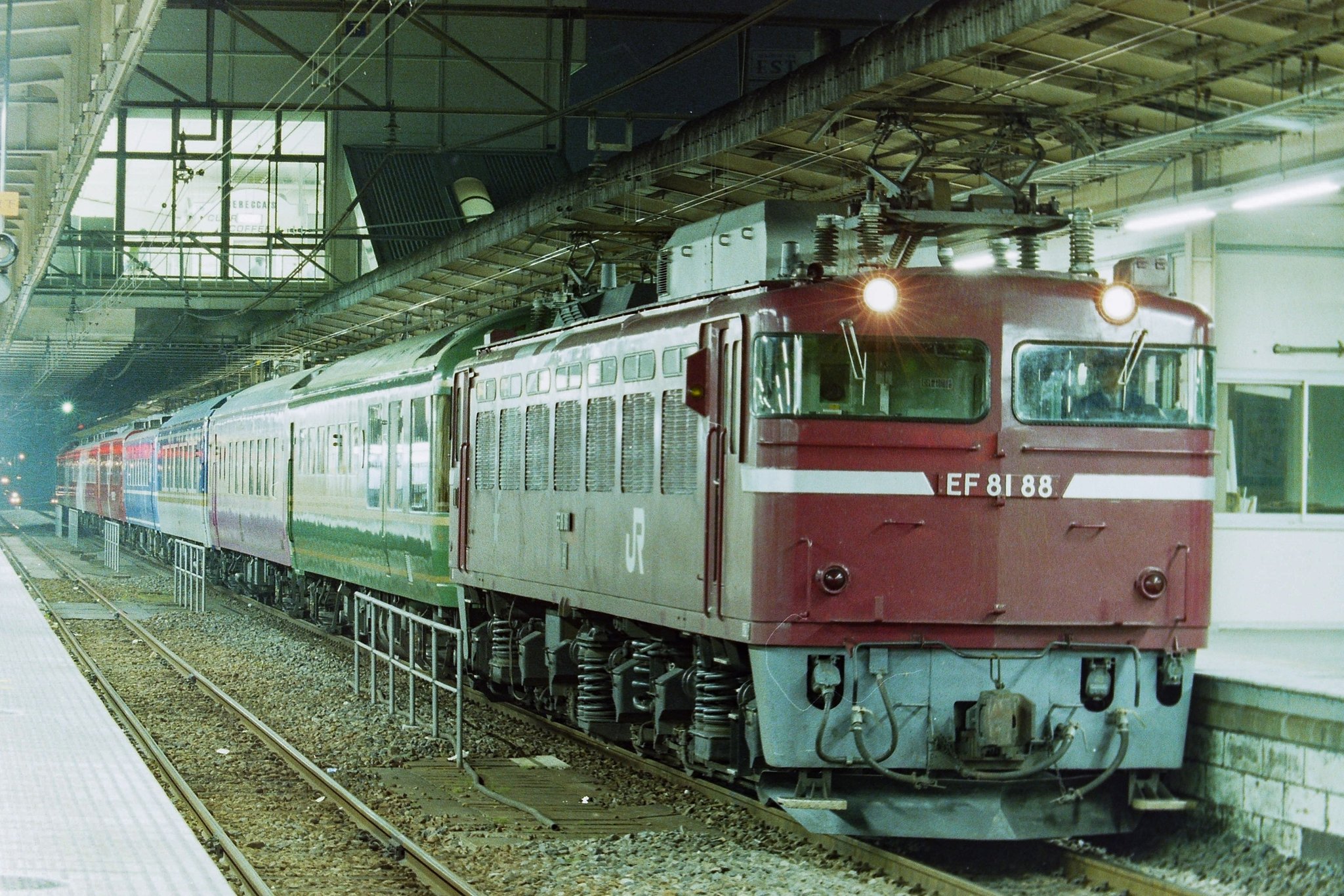 3しま on Twitter: "20/8/1 #EF81の日 EF81 137+はくつる EF81 87+SER3+14系2+夢空間 EF81 88+夢空間+14系2+SER3 EF81 ...