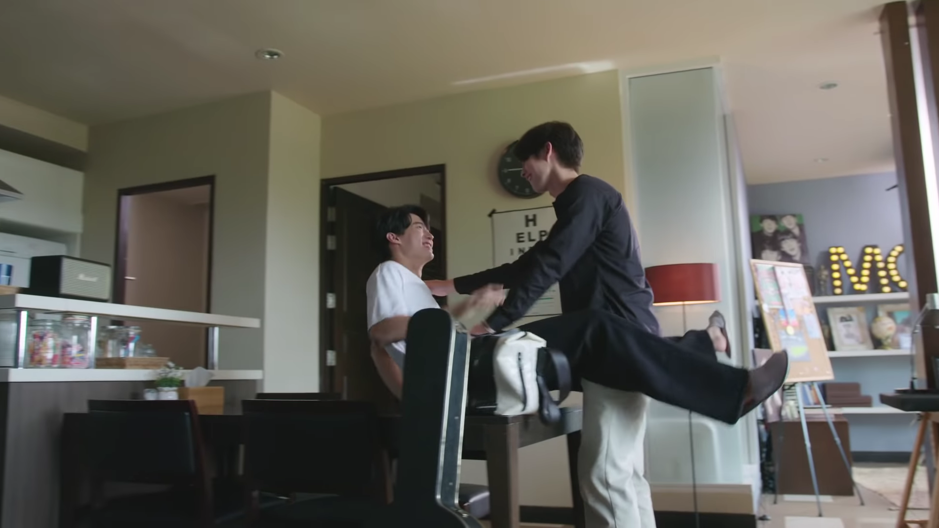 𝐸𝓃𝒹𝓁𝑒𝓈𝓈𝟤𝒢𝒯 🪐 on Twitter: "สารวัตร : จะให้กูจับนมหรือให้กูจูบให้ล้มกันแน่ ไทน์ : กูเห็นมึงพูดมา ...