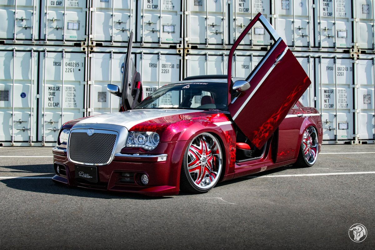 Stanced Chrysler 300