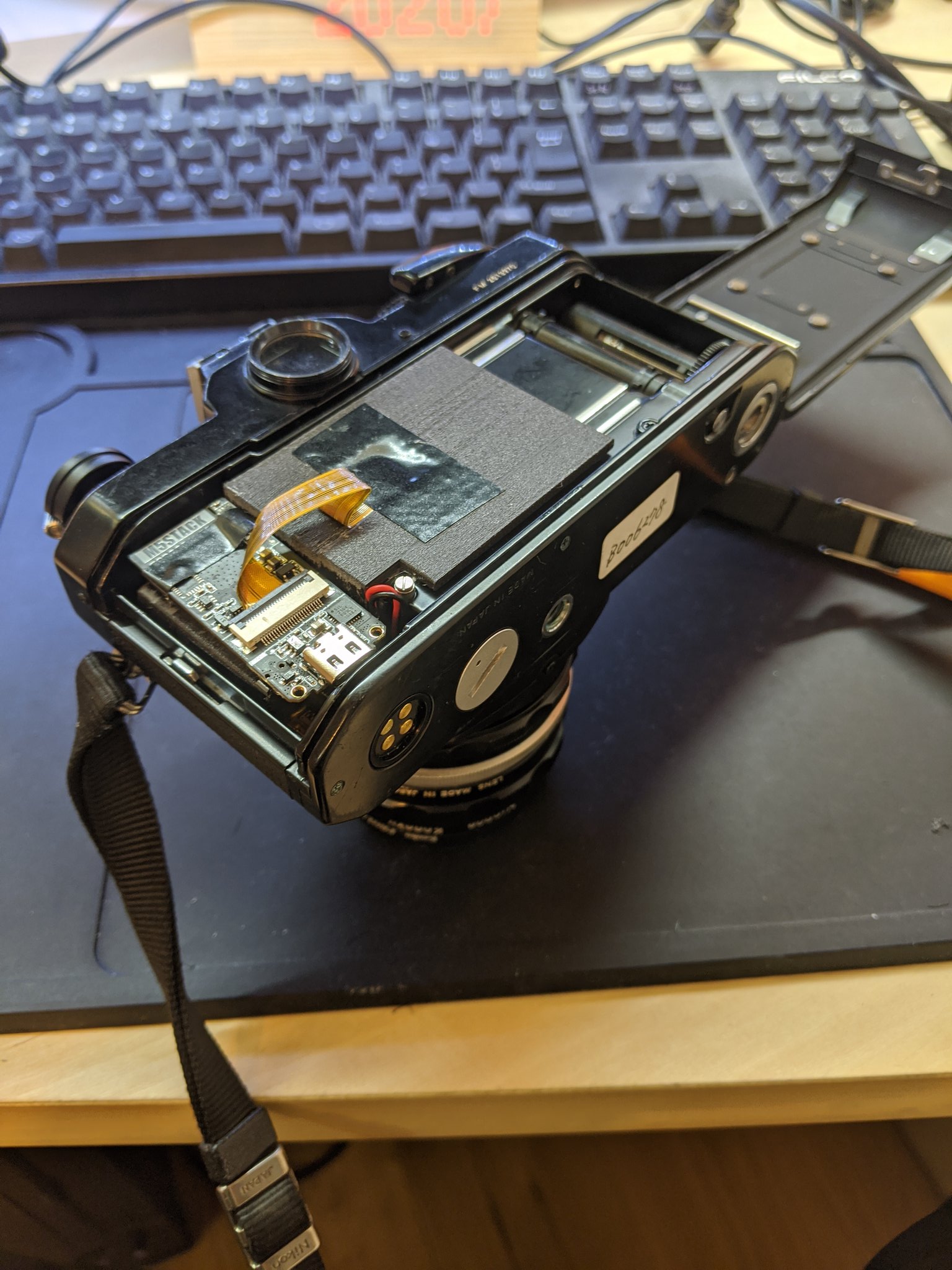 Sanasol on Twitter: "m5cameraを使ってNikonのFMをデジカメ化したよ。 FMは未改造で、シャッターと画像取得が連動します! 撮れる画像は...(黒いのは多分カビ)…