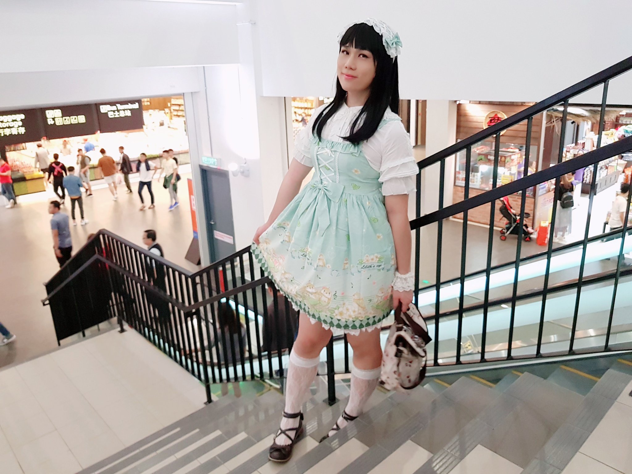 Tw Pornstars 🎀𝑪𝒖𝒕𝒊𝒆𝑴𝒆𝒊🎀 Twitter In A Tram Station This Was Old