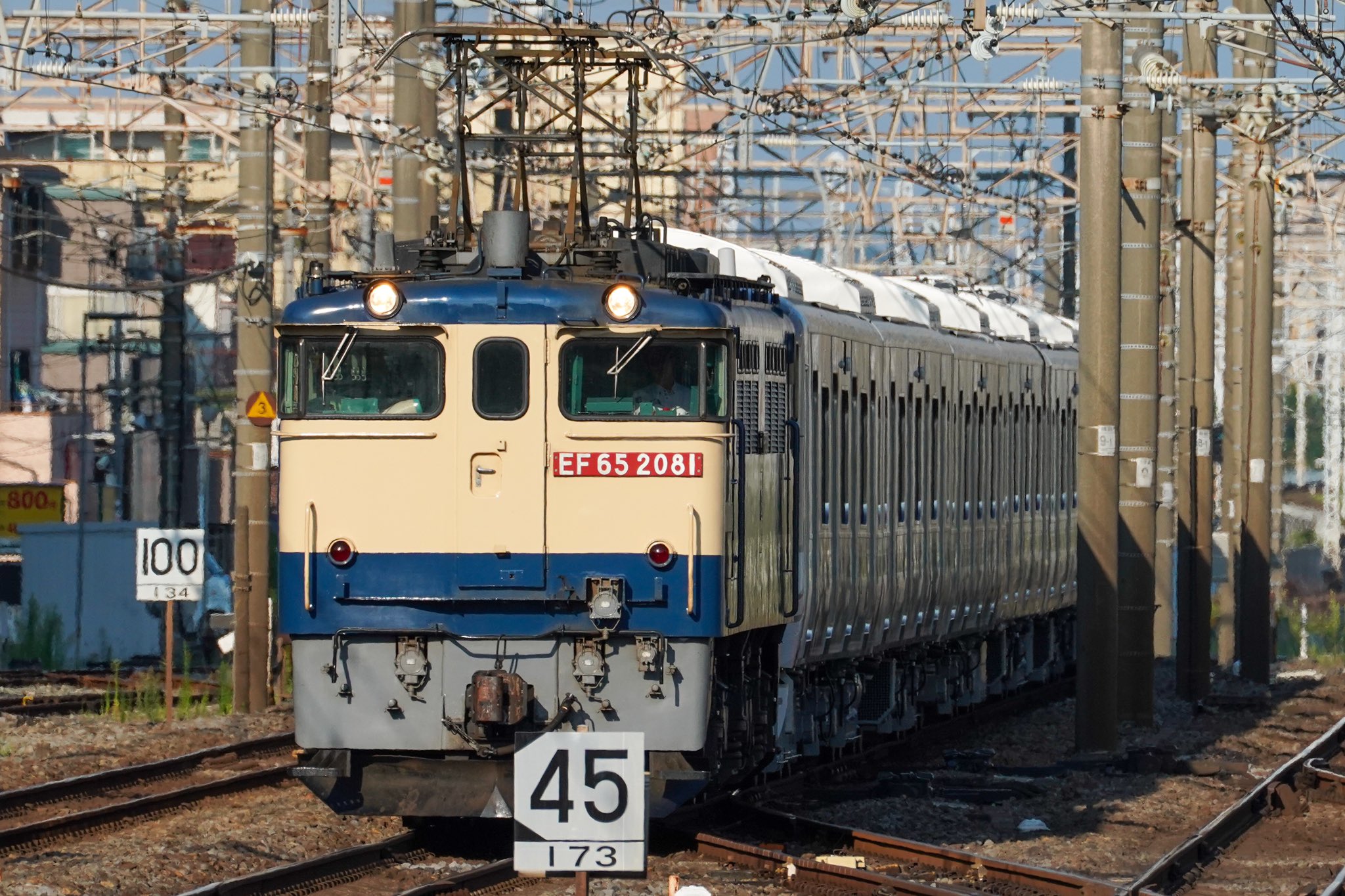 🪜🅲🅲🅷🪜🅽 on Twitter: "9865レ小田急5000形10両甲種輸送。 久しぶりの鉄🚃 #貨物列車 #東海道貨物線 #EF652081 #EF65PF #原色赤プレ https ...