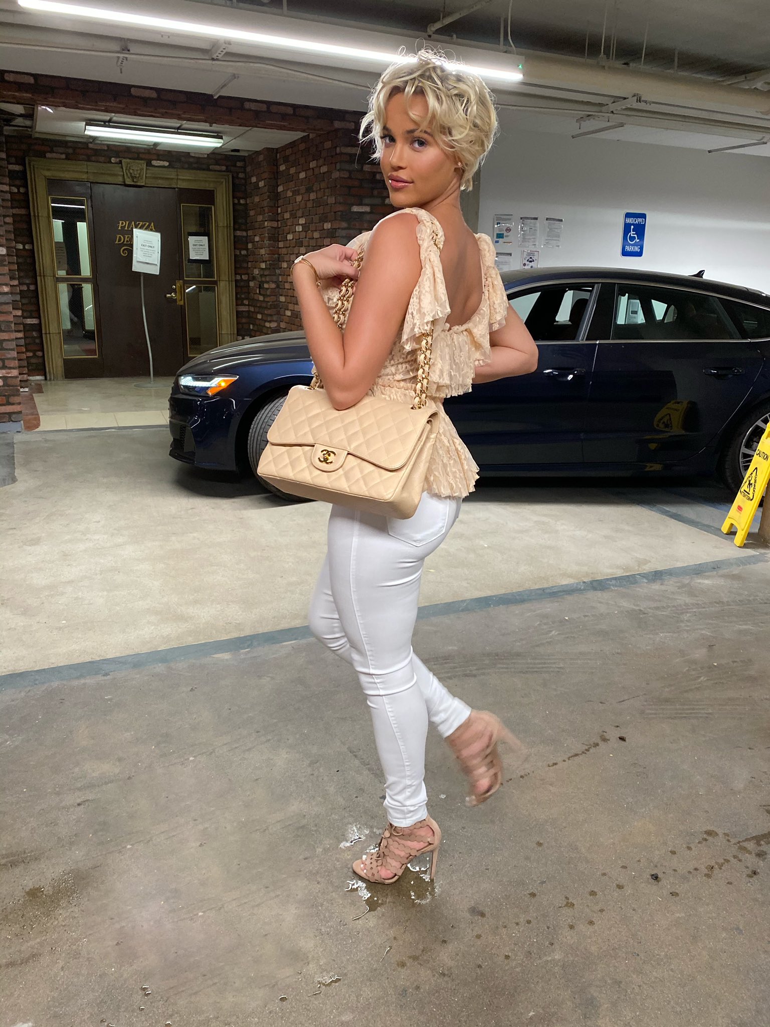 Ashley Martelle on Twitter: "Helloooo https://t.co/HemV9eVcTq" / Twitter