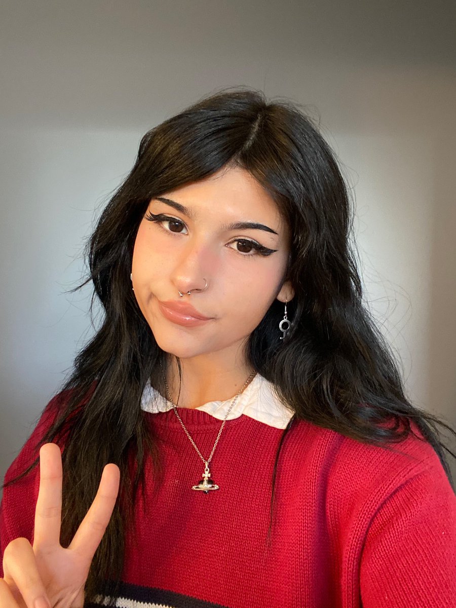 haha selfie juju has a free OF ♡ @cyberjuju