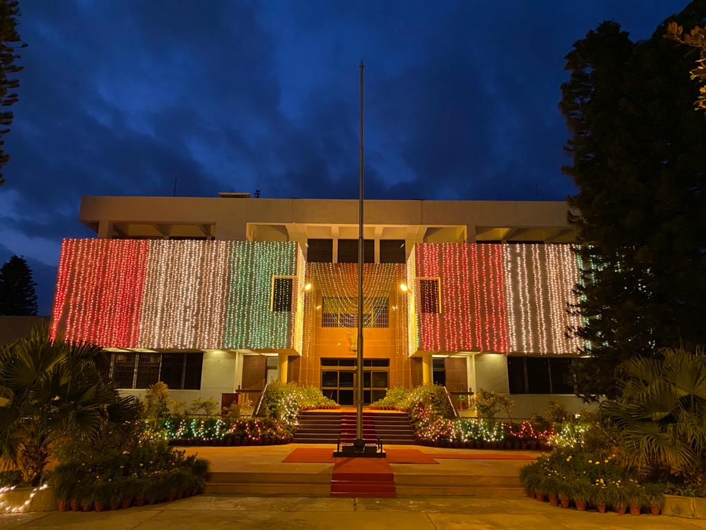 The High Commission of India in Pakistan resplendent in the colors of ...