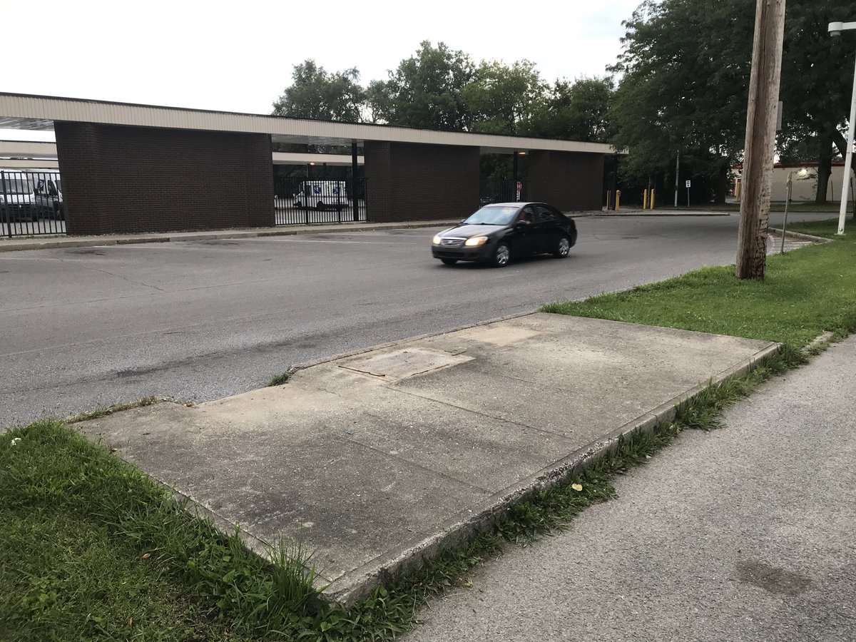 USPS removes drive up mailboxes at Bacon Street Post Office : r ...
