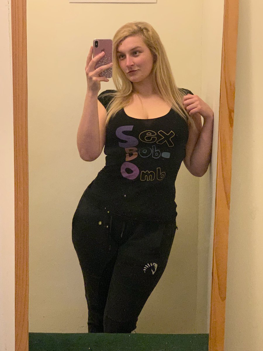 Chelly 🏴‍☠️ (ChellyToms) - Tweets on iEmoji.com