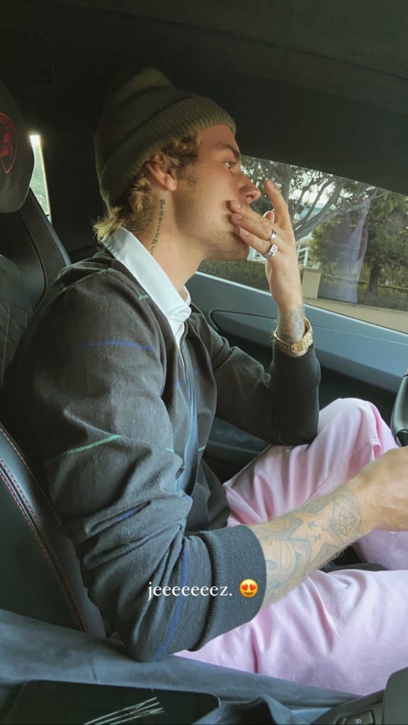 Justin Bieber Smoking Cigarettes