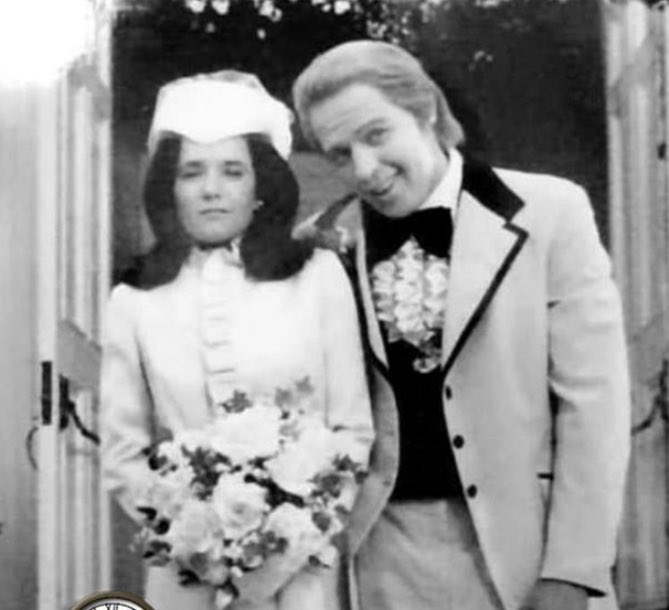 Lea Thompson Husband