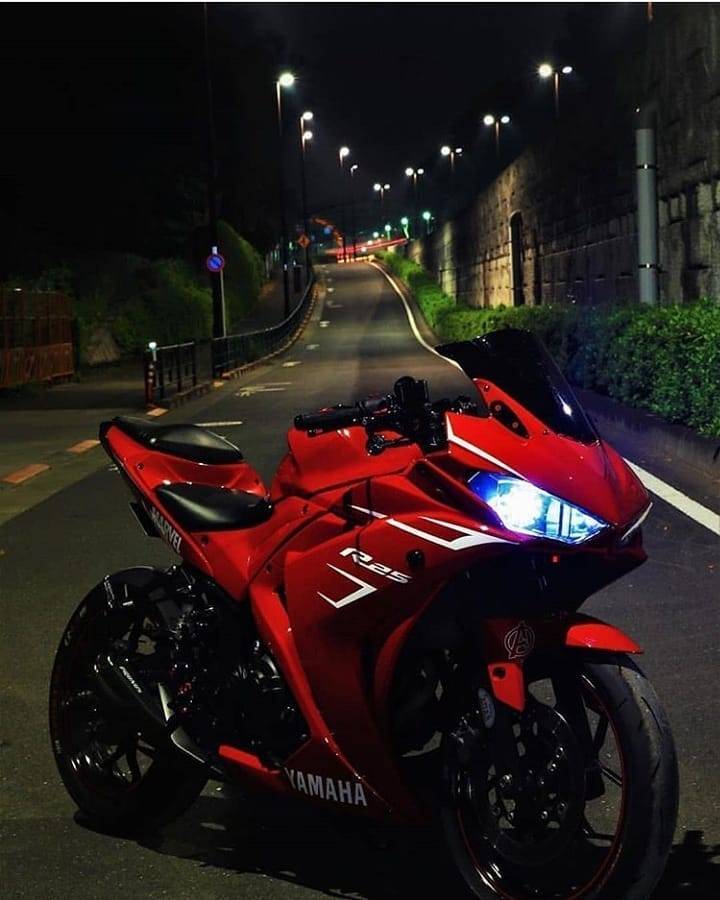 Yamaha R25 Wallpapers