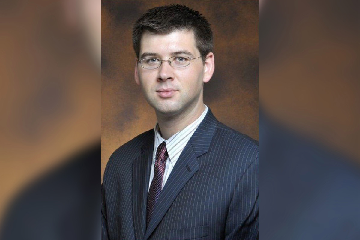 Ex-FBI lawyer Kevin Clinesmith pleads guilty to falsifying documents in ...