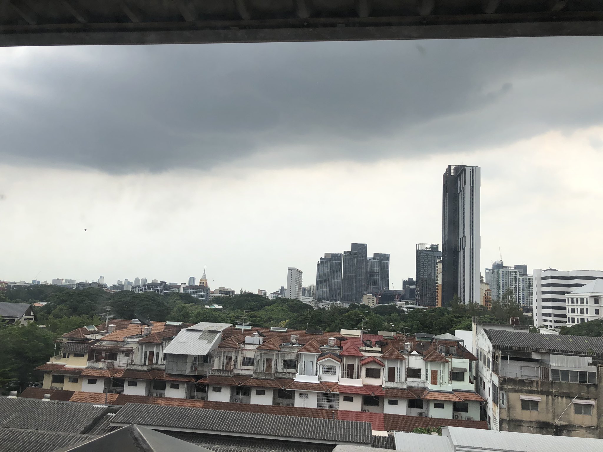 JS100 on Twitter: "RT@ChannJames : ฟ้าร้องคำรามมาแล้ว..เมฆฝนลอยโผล่มาแล้วด้วย ตอนนี้ พิกัด ...