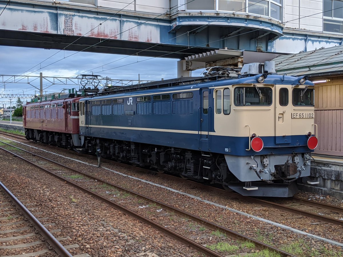 EF65-1102 配給輸送 / Twitter