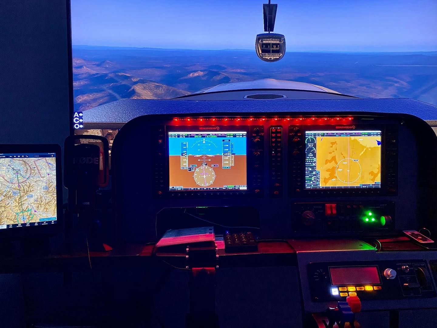 ForeFlight on Twitter: "Did you know ForeFlight is compatible with many Flight Simulators? Learn ...