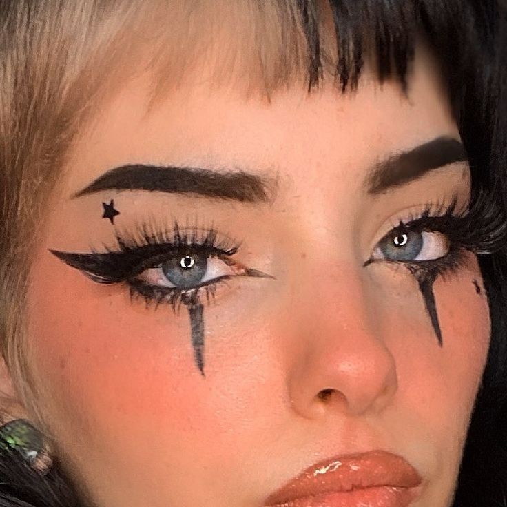 Grunge Eyeliner