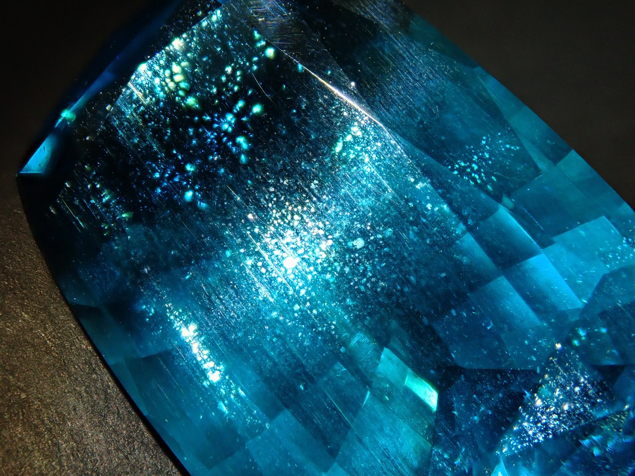 KARATZ（カラッツ）公式 on Twitter: "本当に水中写真のようですが、石なんです