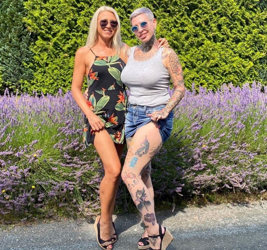 MyDirtyHobby Emily on Twitter: "#SummerVibes vibes mit @coxx_cat & @DayniaXXX Einfach hier ...