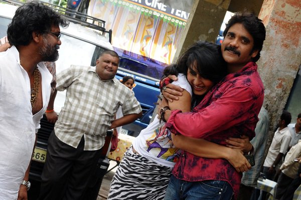 Anushka Shetty Hot With Nagarjuna In Don