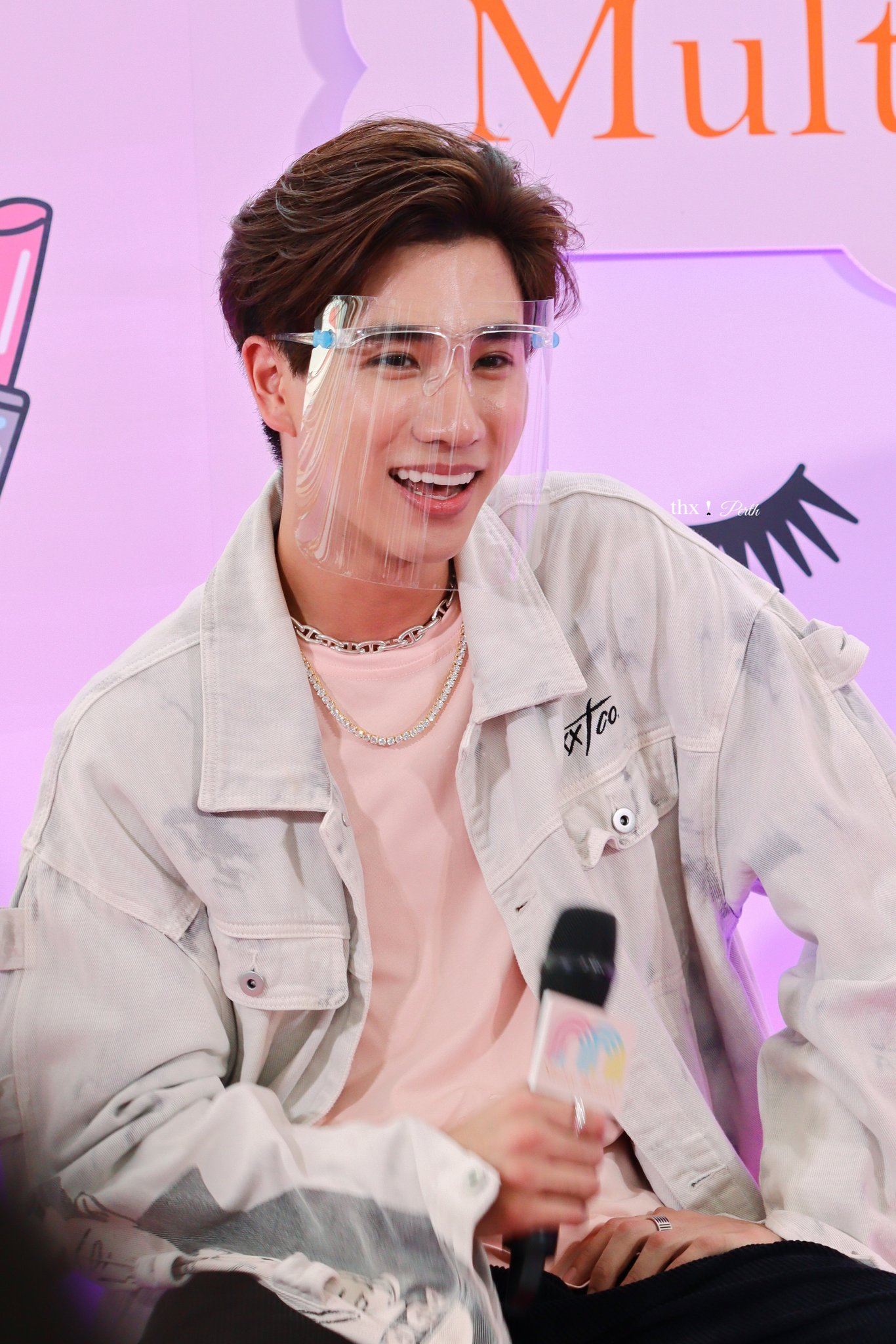 thx ! PERTH 🖤 on Twitter: "200829 Multy ชวนช้อปชิค รอยยิ้มของชูครีม 😊🖤 #PERTHxMulty #KDPPE…