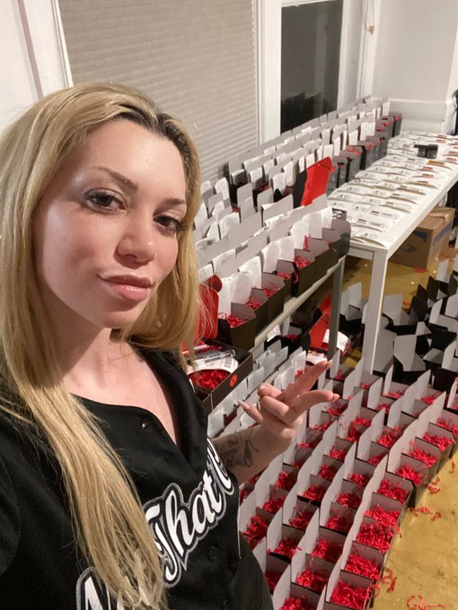 TW Pornstars - Heaux Cosmetics CEO Countess Lydia Dupra. The latest ...