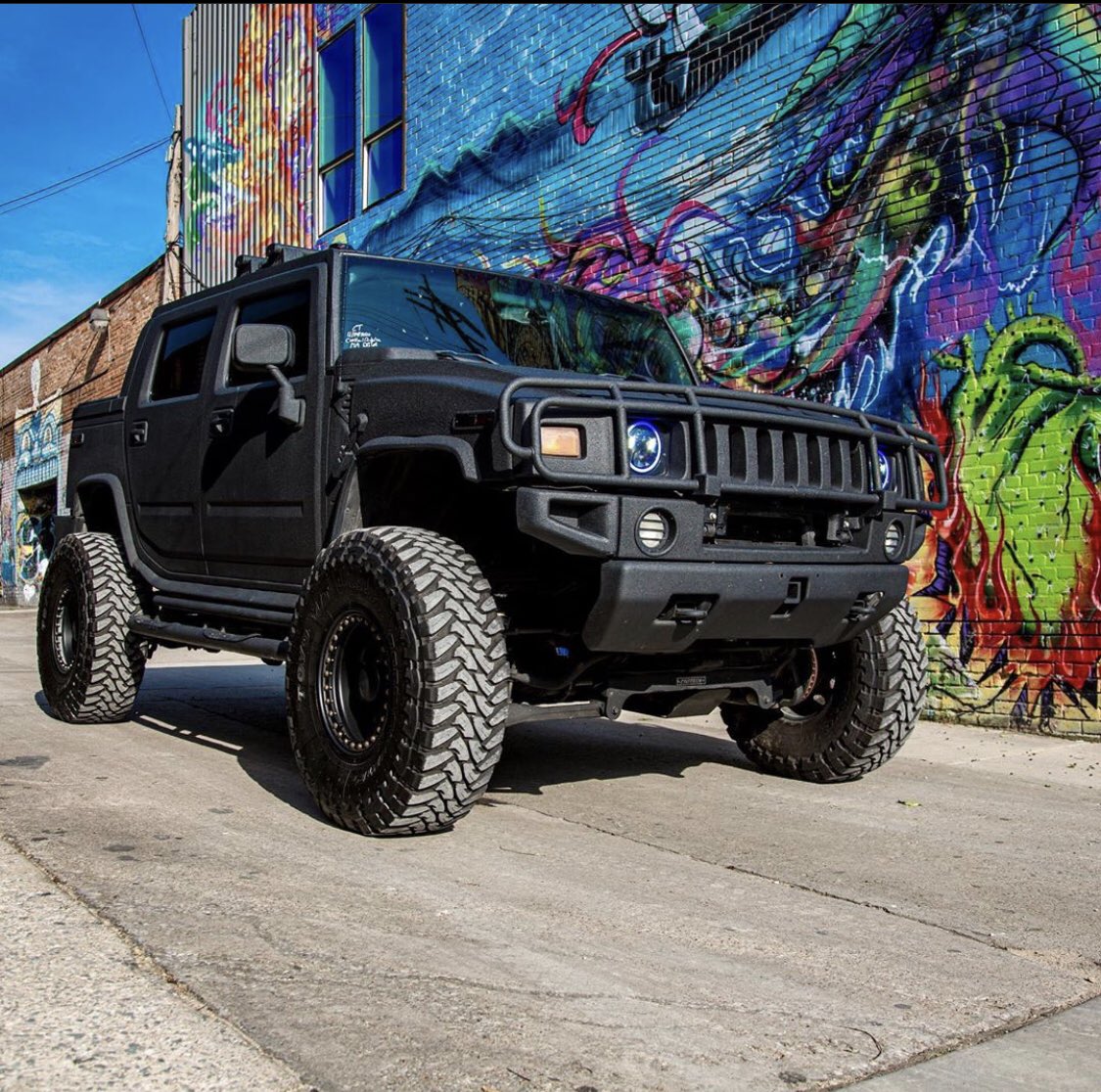 Hummer H2 Custom Black