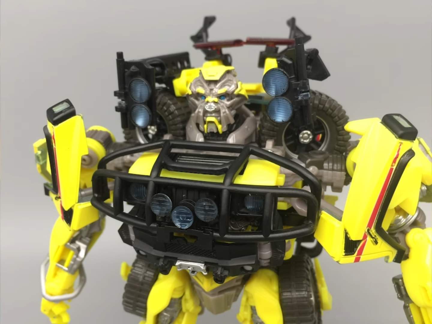 Transformers Ratchet Face Transformers Studio Series Deluxe Ratchet,