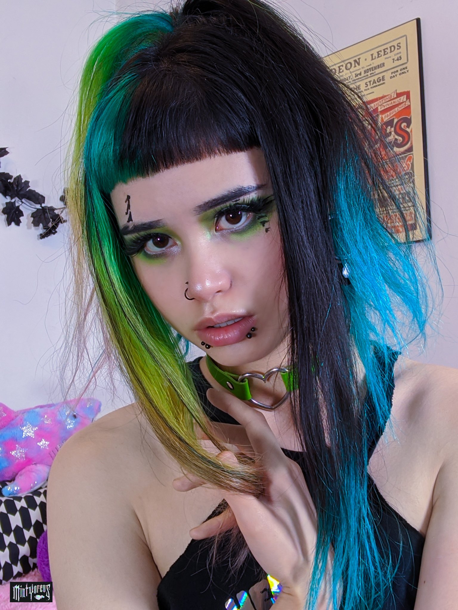 Half Black Half Green Scene Hair