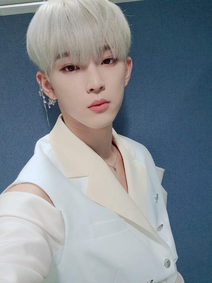 ONEUS Twitter Update with Leedo (200915) : r/ONEus